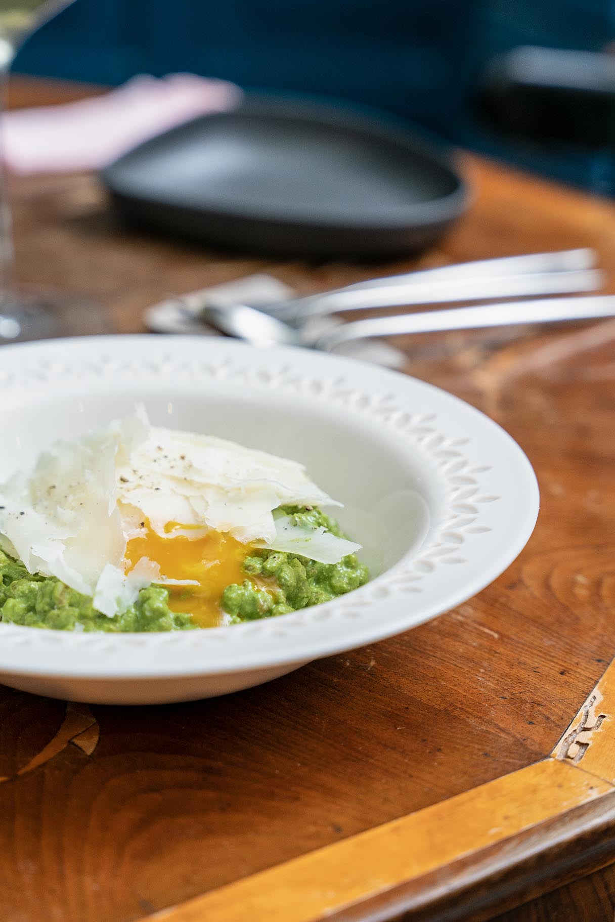 Onest Milano: vini naturali, specialty e piattini | Le strade di Milano