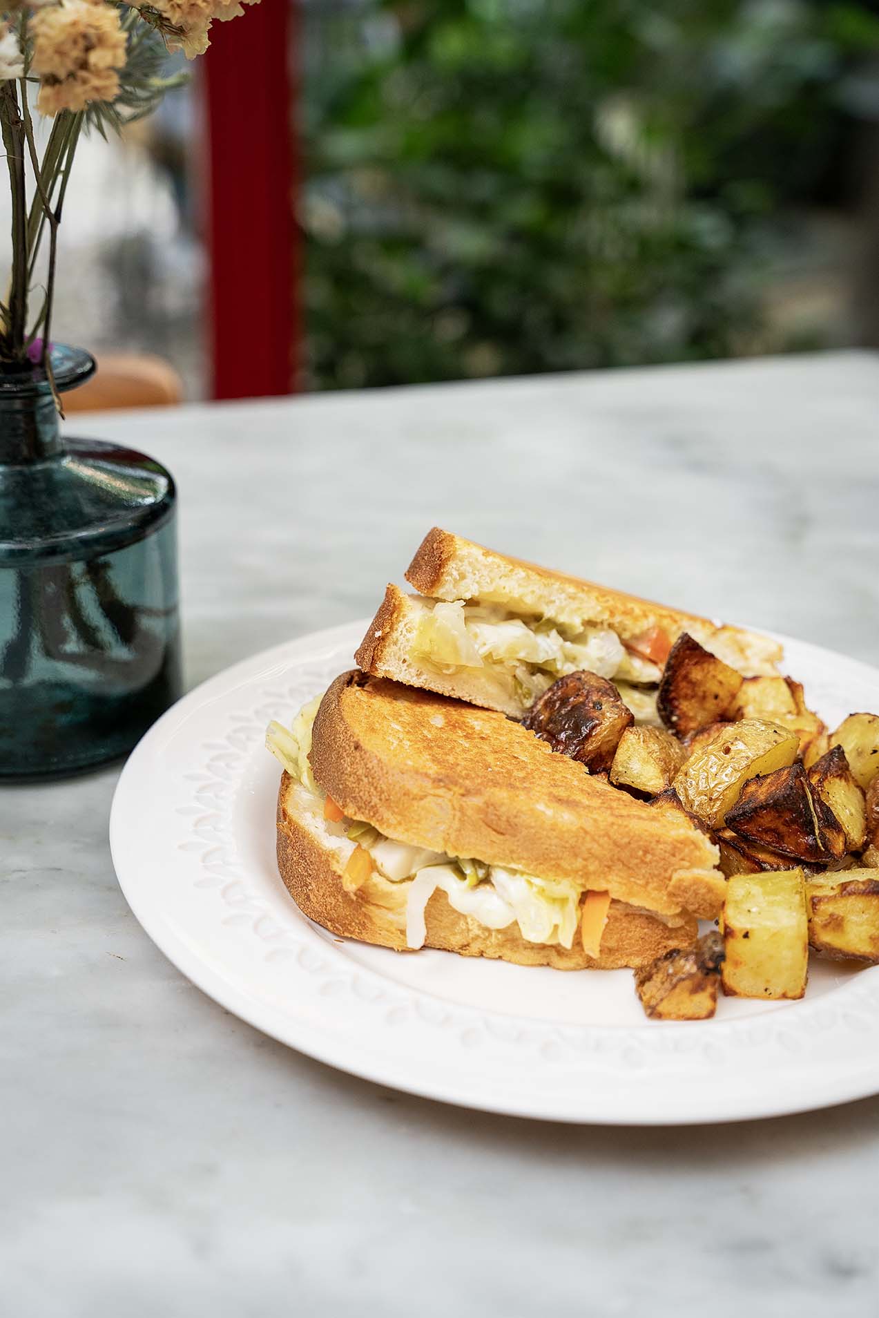 Onest Milano: vini naturali, specialty e piattini | Le strade di Milano